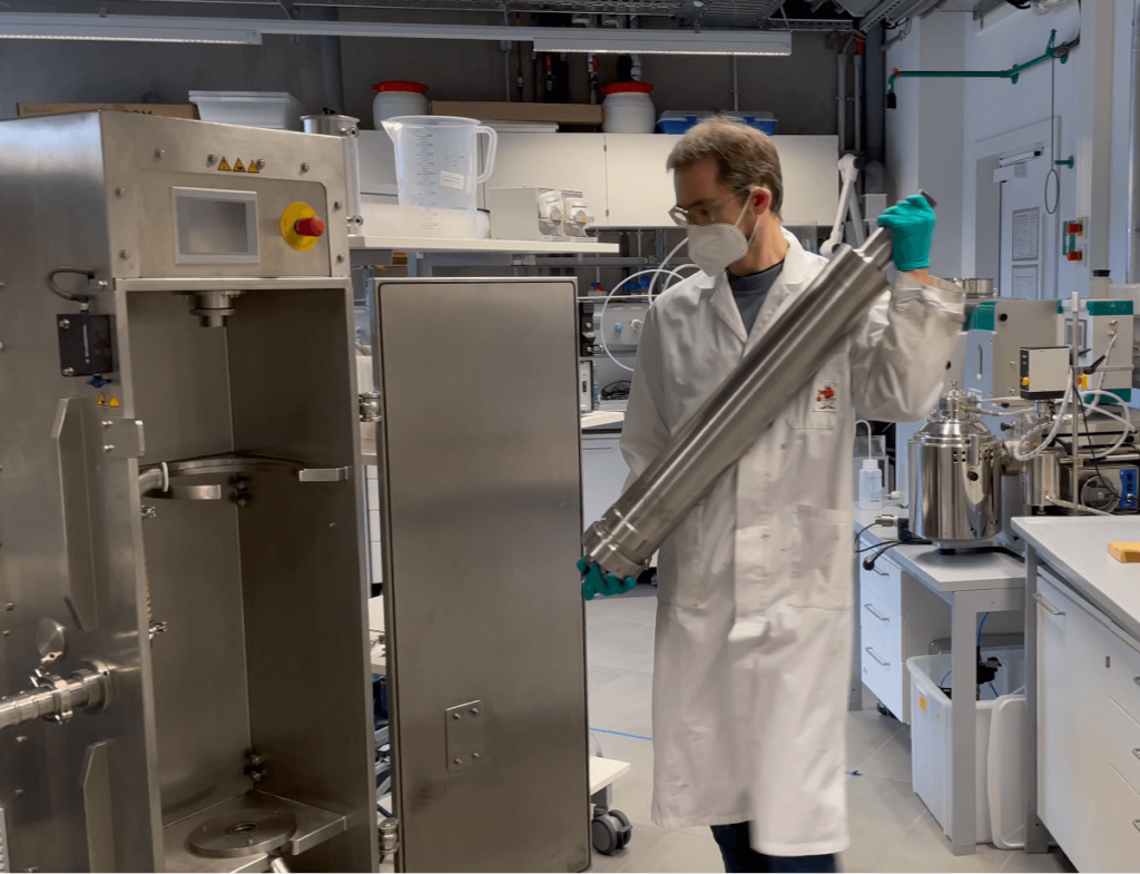 Lab exchange: "transfer of lab-scale syntheses to a larger scale ...